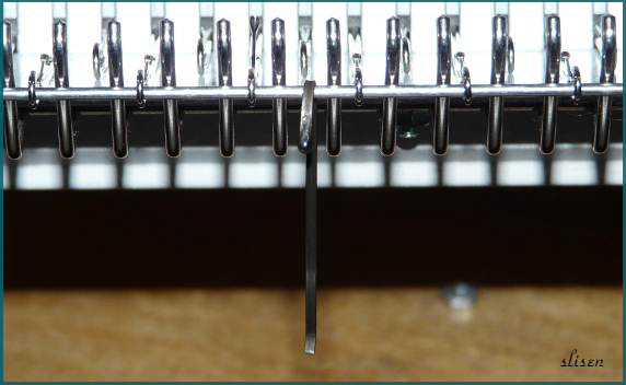 Slisen's Happy Place: DIY Cast On Comb for Singer/Studio/Silver Reed ...