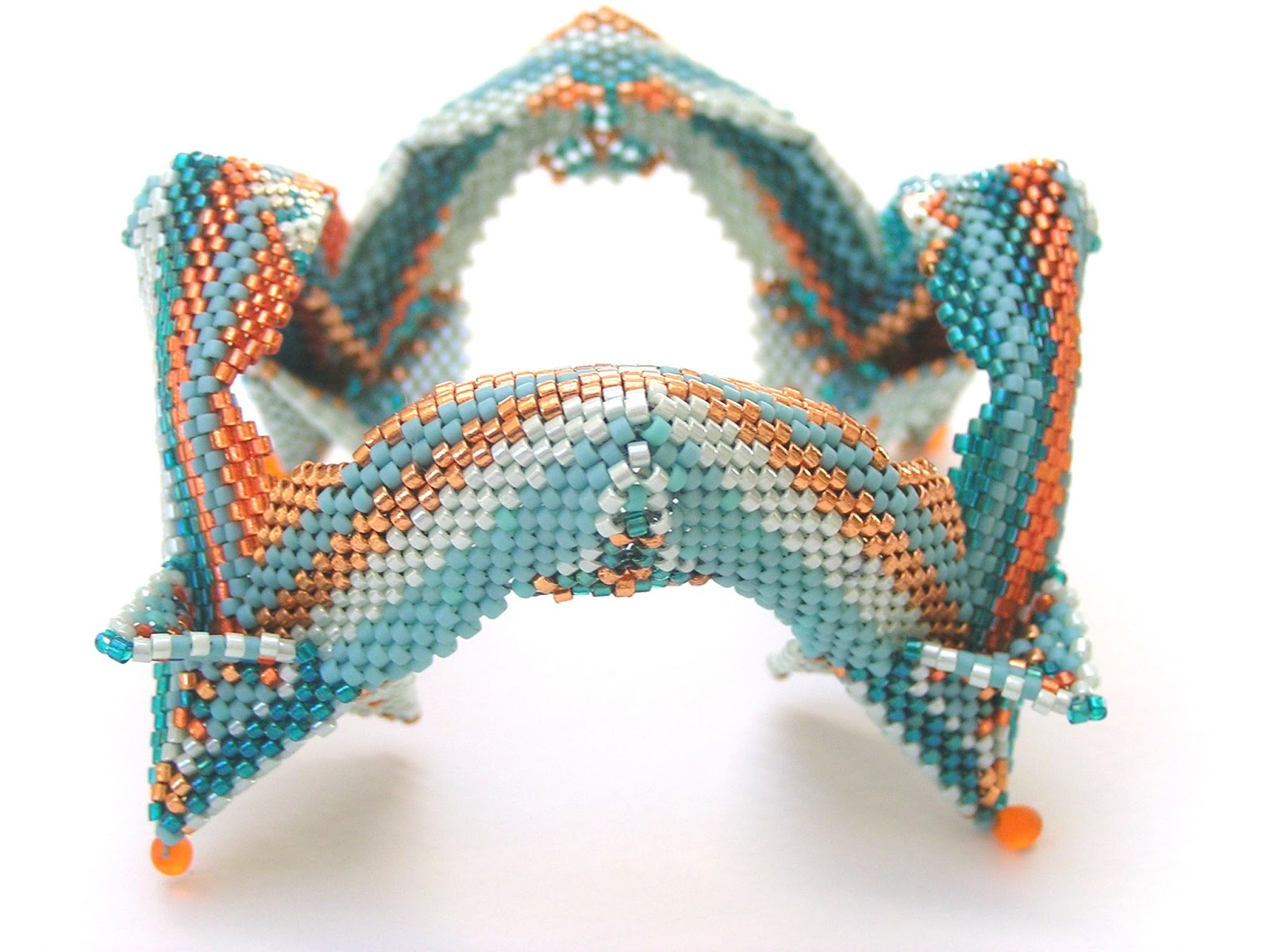 Catrina jewels: Contemporary Geometric beadwork