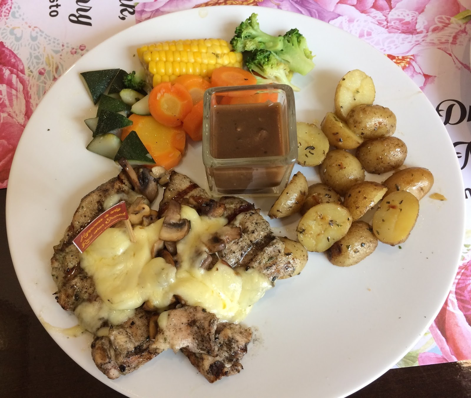 Inspirasikukeni: Sonoma Gold, menyajikan menu-menu unik, instagenic ...