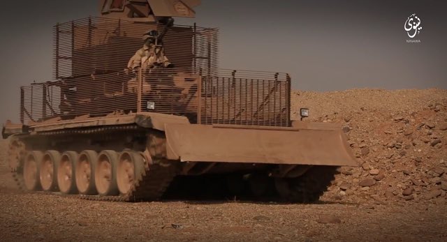 Levant War: Images of a captured BTS-5B ARV, converted by Daesh into a ...