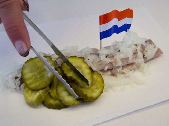 8 MAKANAN KHAS BELANDA YANG LEZAT DAN POPULER