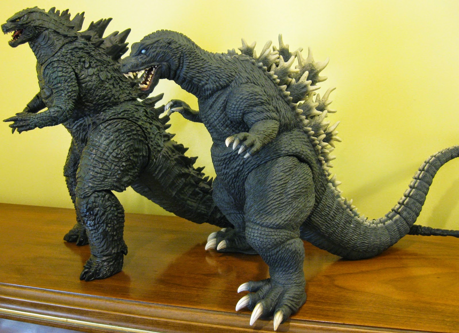 The Toyseum: NECA Legendary GODZILLA 2014 - (12" Tall) - 24" Head to ...