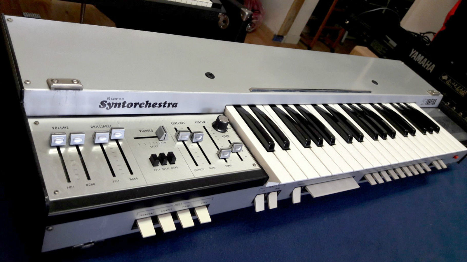 MATRIXSYNTH: FARFISA SYNTORCHESTRA the KRAUTROCK analog polyphonic ...