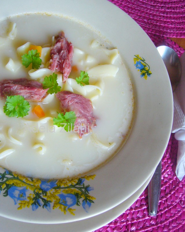 Adela Zilahi: Ciorba de ,, lascute,, cu afumatura