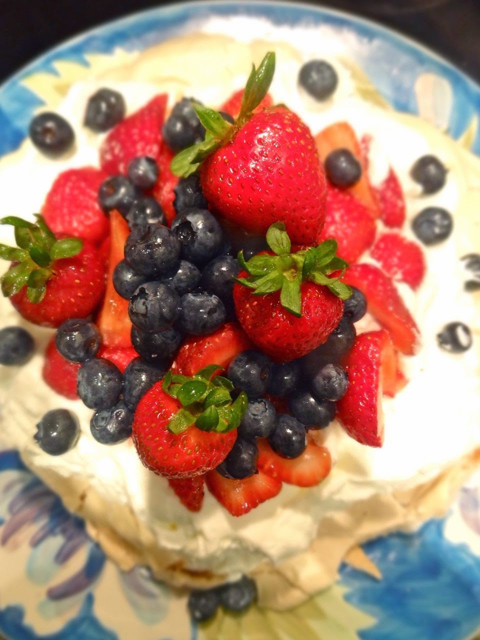 Scrumpdillyicious: Summer Pavlova with Strawberries & Blueberries