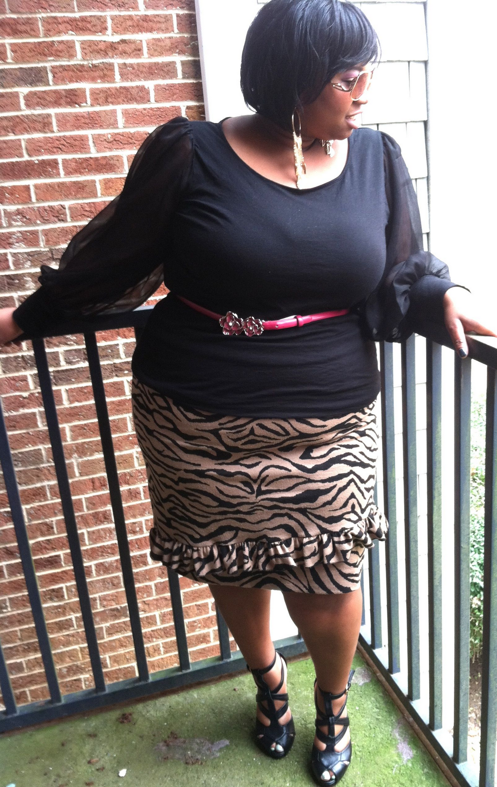 STYLISH CURVES OF THE DAY - Stylish Curves