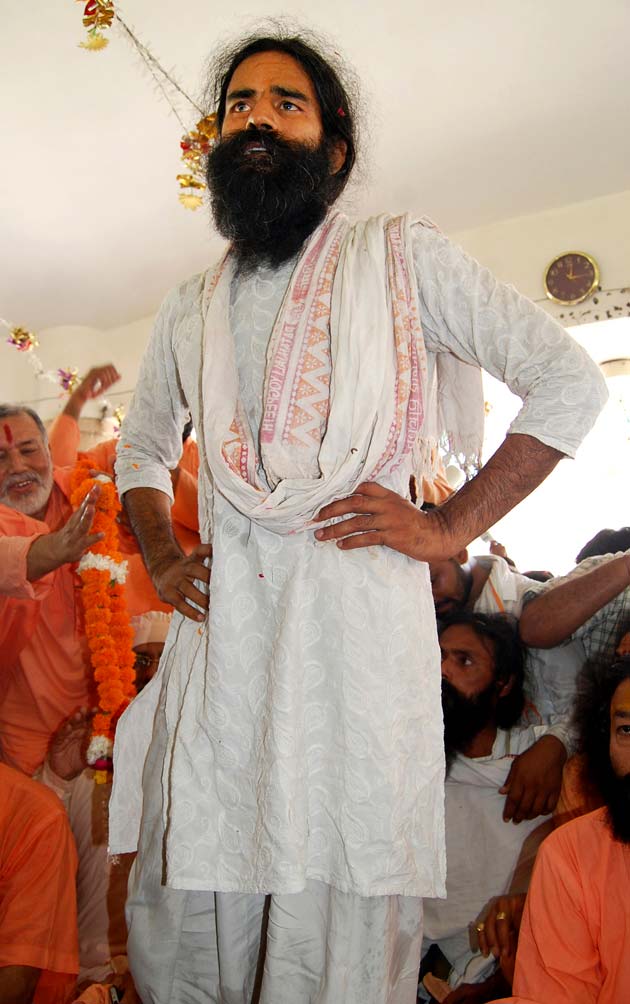 Random Musings ..: Ram Krishna Yadav a.k.a. Baba Ramdev : The Photo-Op ...
