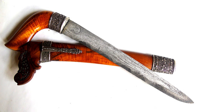 Berbagai Macam Bentuk Badik - Badik Pamor