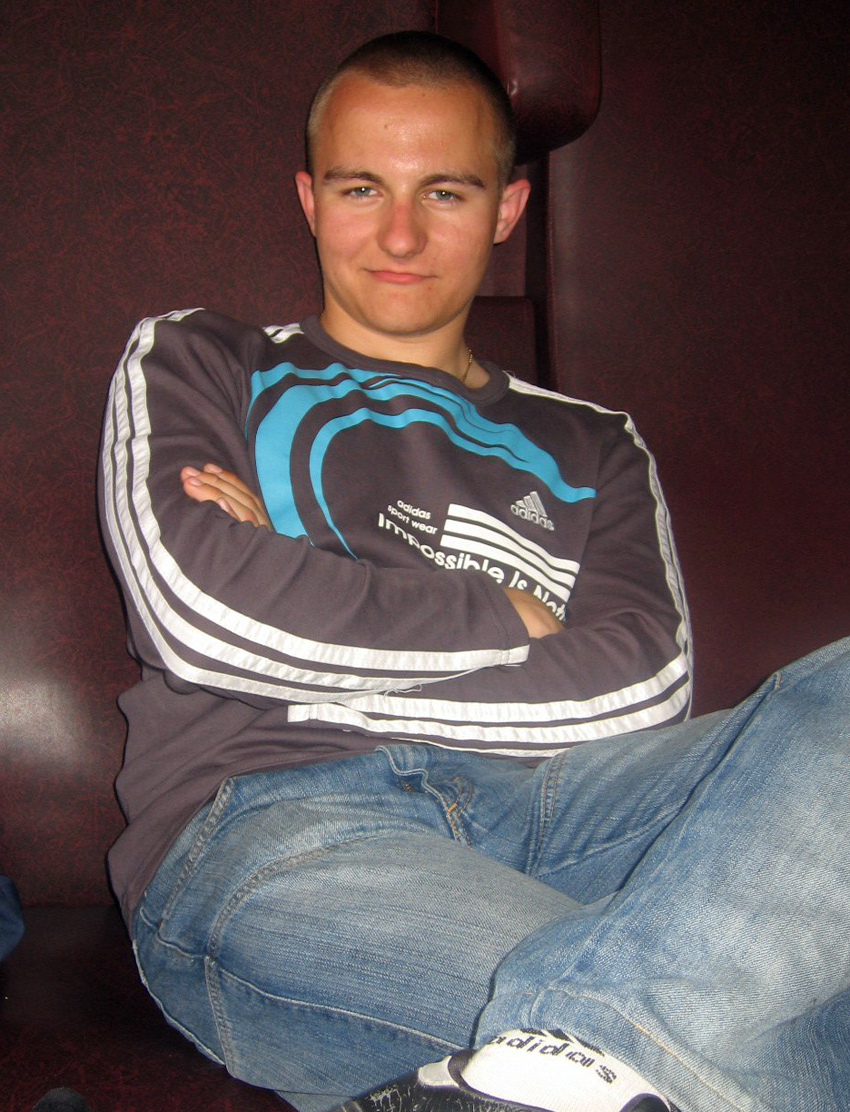 Un tânăr care de curând şi-a descoperit identitatea de român - Interviu ...