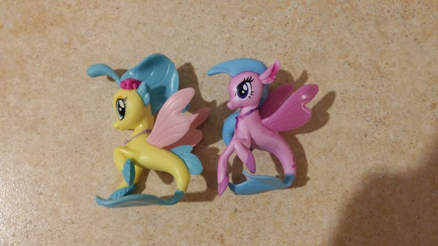 Store Finds: On the Go Purses, 2019 Retro Ponies, Little Twin Stars and ...