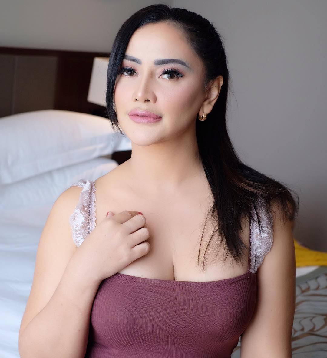 Foto Body Sexy Tante Sisca Mellyana Bikin Ga Tahan | Model Sexy Indonesia