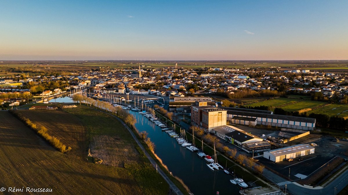 Magnifique vue aérienne de Marans ~ Vive la vie à Marans