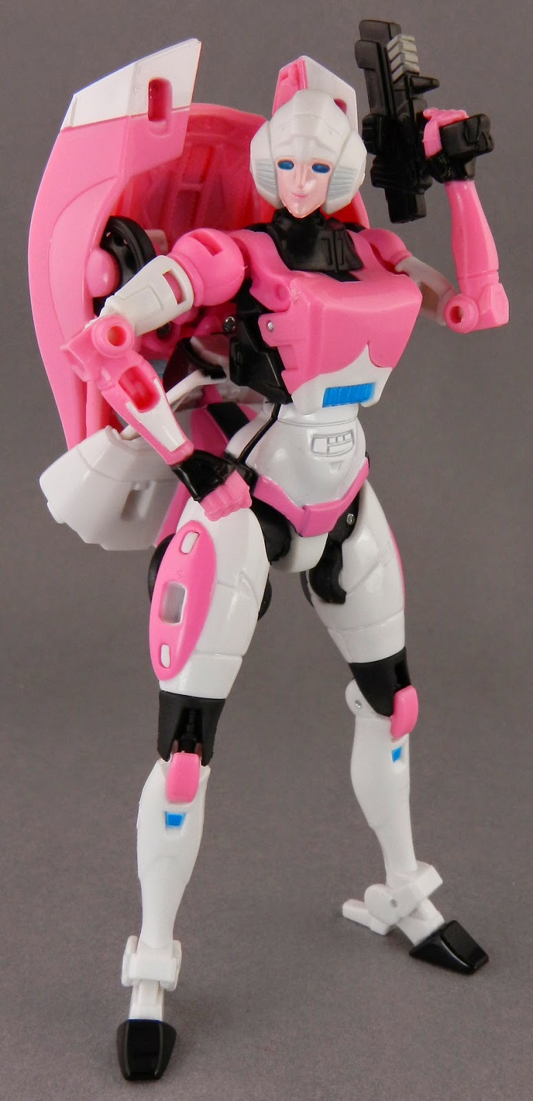 Mil robots: Duelo transformers: Arcee versus Azalea