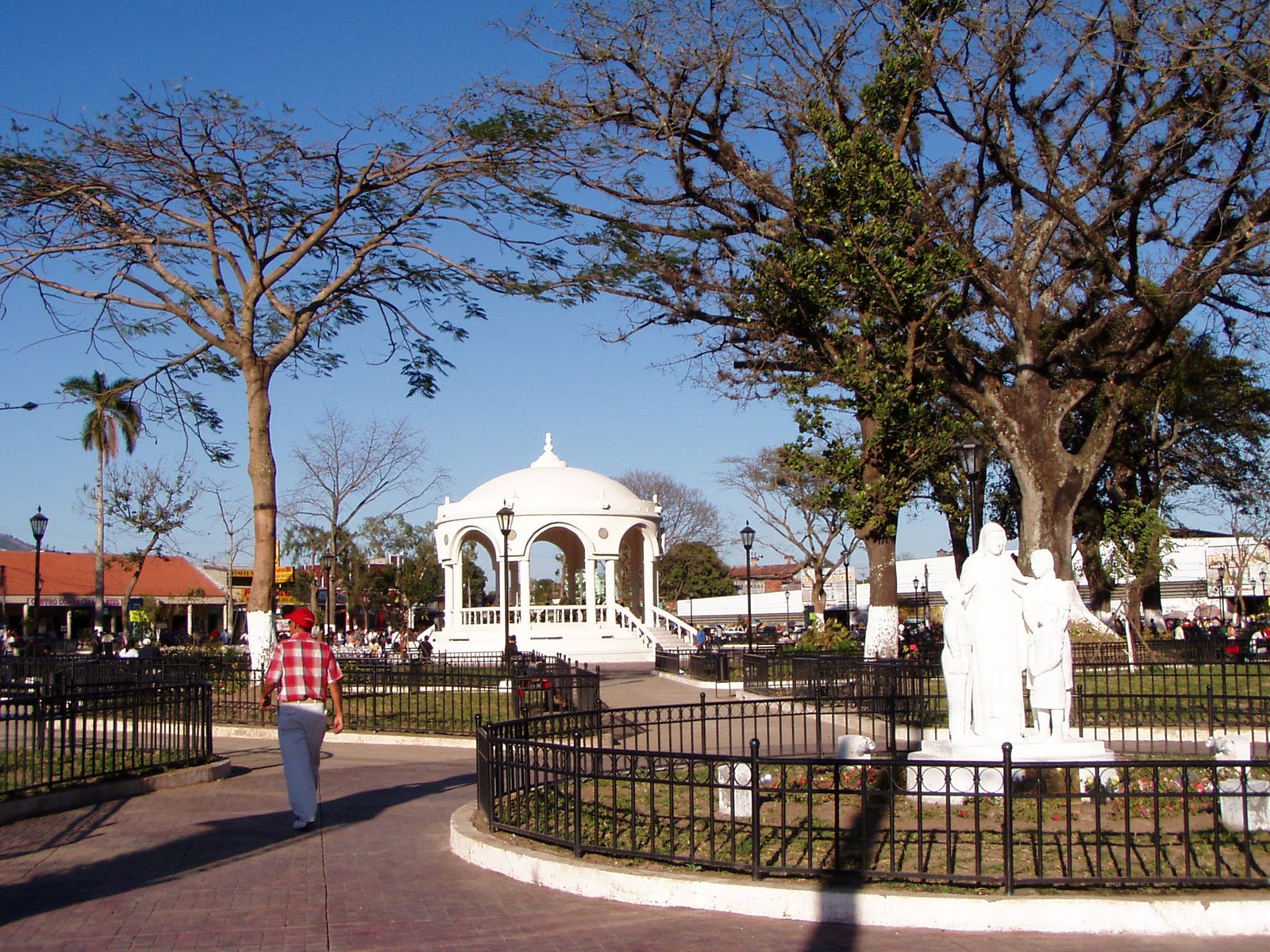 Creación Punto por Punto: El Salvador: Santa Tecla