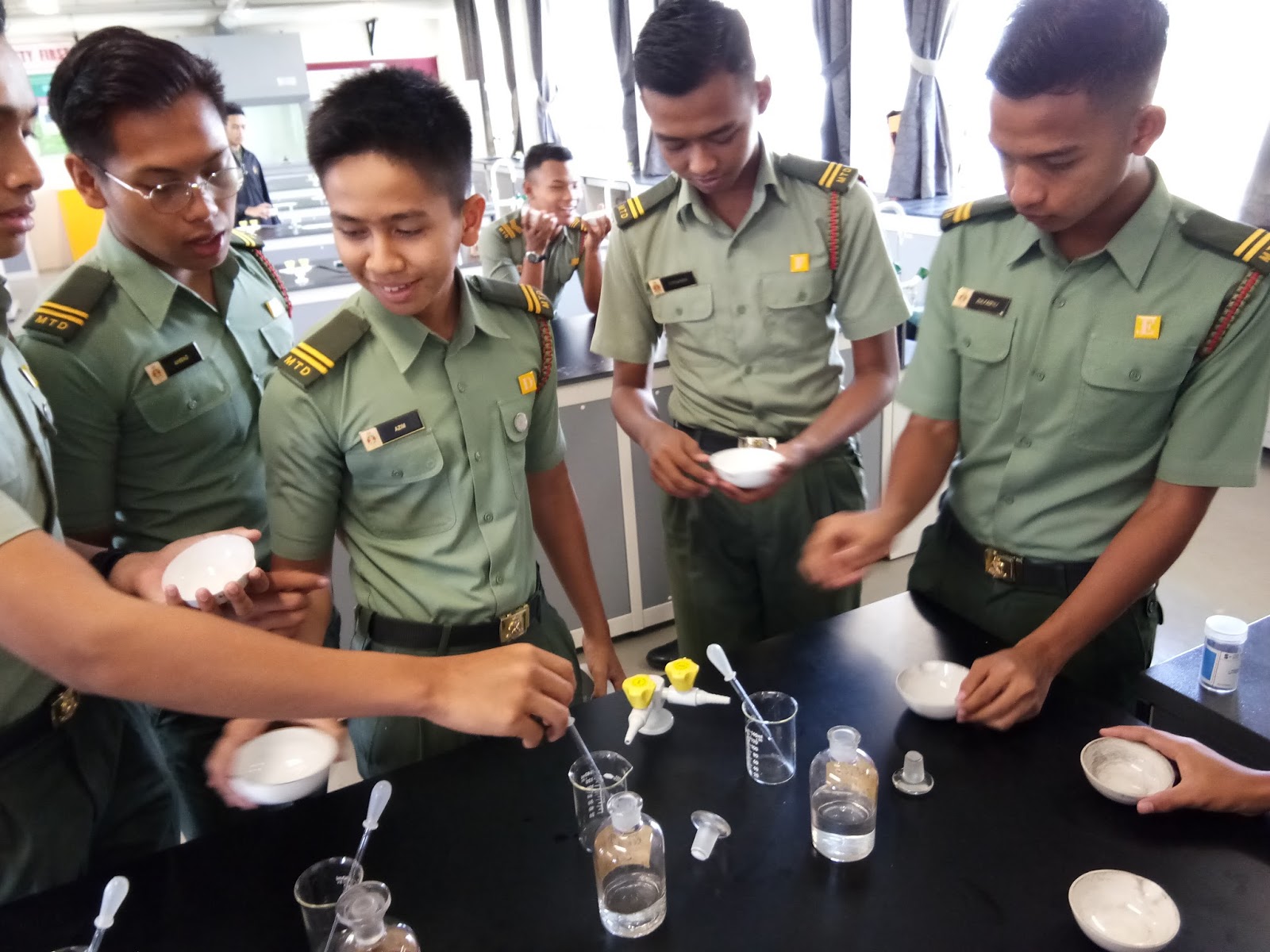 Cikgu Nurul : Eksperimen Membandingkan Alkana dan Alkena