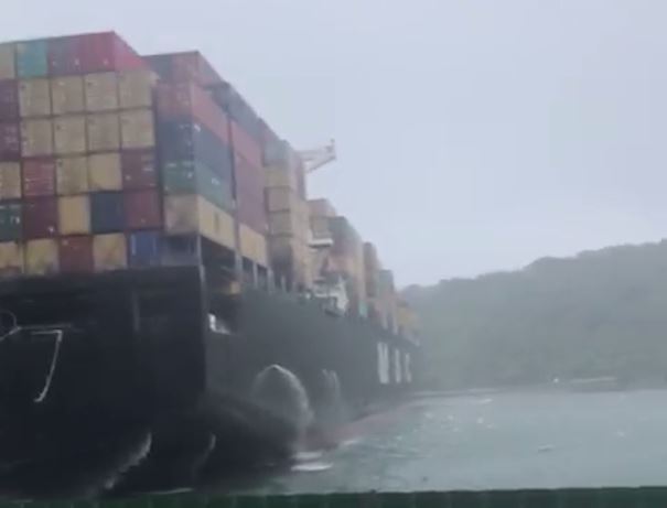 Mole's Genealogy Blog: Durban harbour still hazardous: container ship ...
