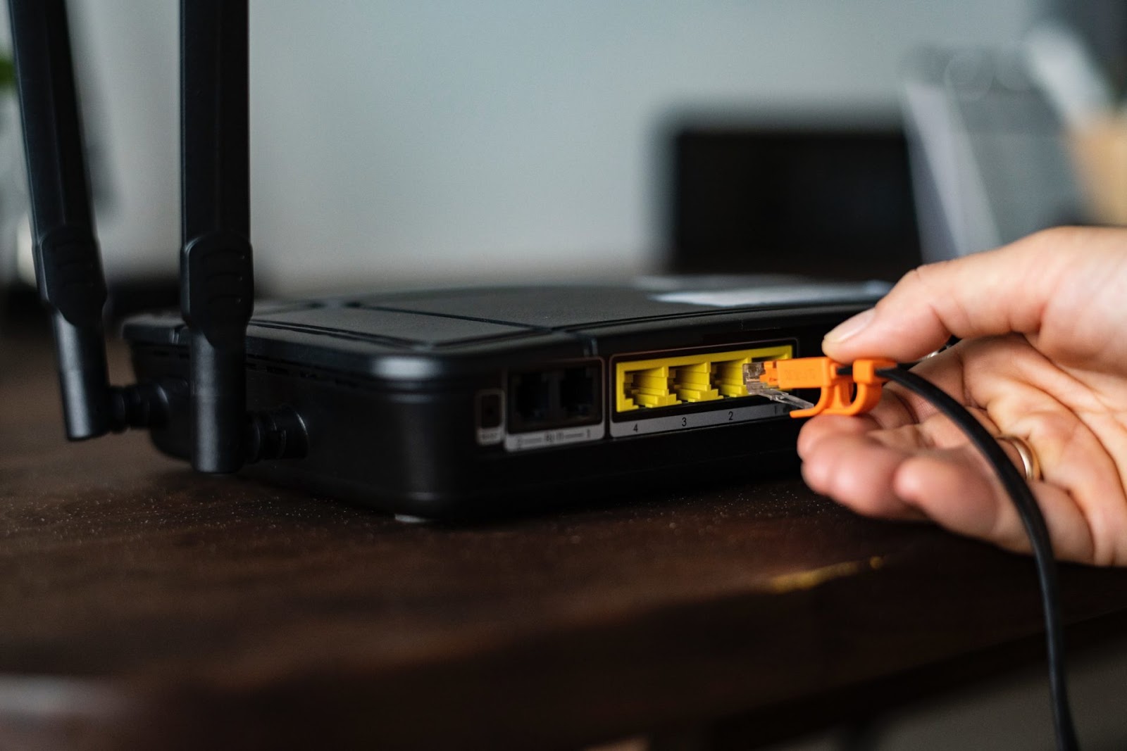 Brought New Router? Here's 5 WiFi Basics You Should Know [Sponsored]