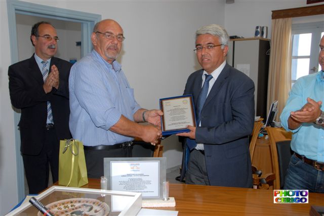 ΤΣΙΡΙΓΟ FM: Η ΕΠΙΣΗΜΗ ΑΔΕΛΦΟΠΟΙΗΣΗ ΤΟΥ ΔΗΜΟΥ ΚΥΘΗΡΩΝ ΜΕ ΤΟΝ ΔΗΜΟ ΚΑΡΑΒΑ ...