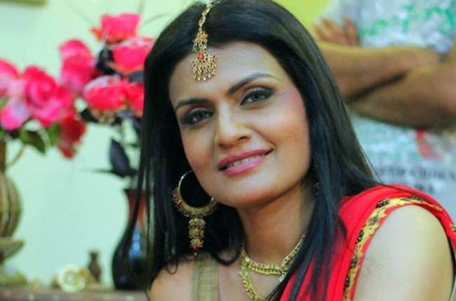 Zeena Bhatia Biography, Age, Weight, Height, Friend, Like, Affairs ...