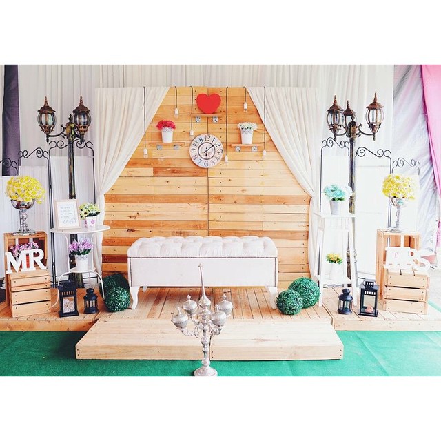 MENJARING IMPIAN: Idea Pelamin Menggunakan Kayu pallet. Cantik & Unik
