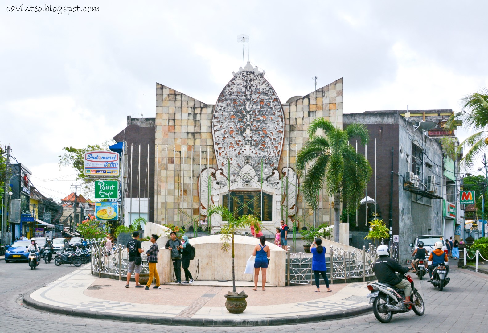 Entree Kibbles: Sari Club Memorial - Remembering the 2002 Bali Bombings