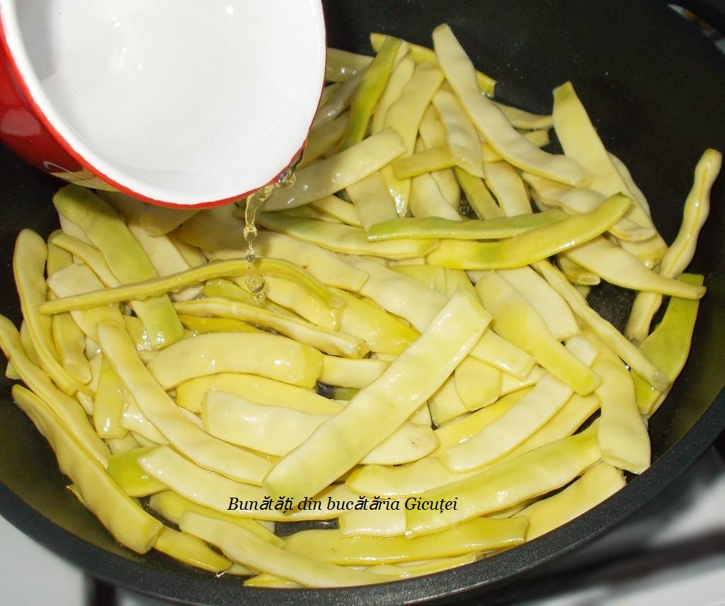 “Pastari” inabusite cu usturoi - Bunătăți din bucătăria Gicuței