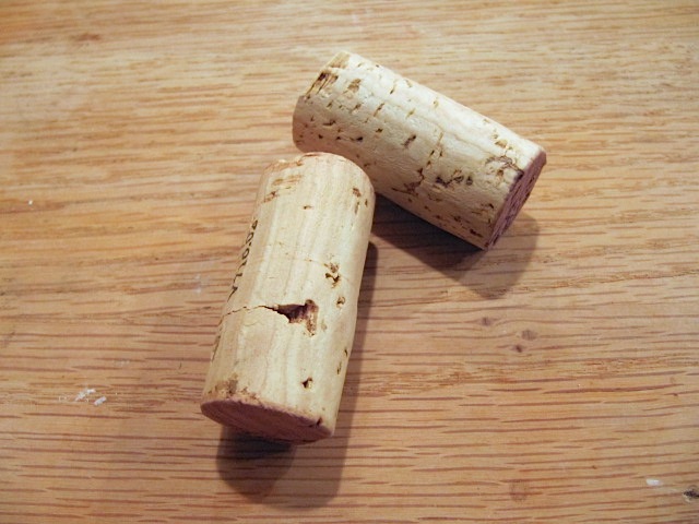 Sew Many Ways...: Thrifty Thursday...Cork Recipe Holder