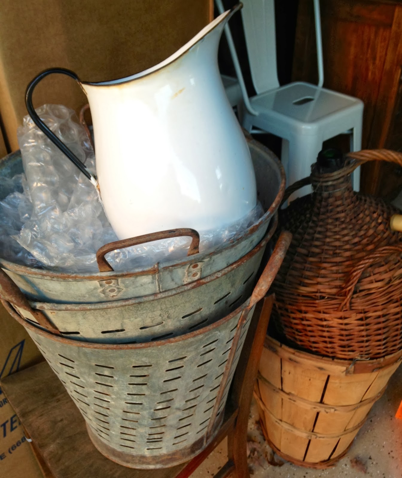 Sophia's: Eulalie's Sky Milk Paint and a New Booth