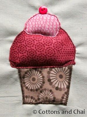 Cottons & Chai: 3D Fabric Applique - Part 3 (Stuffed Cupcake)