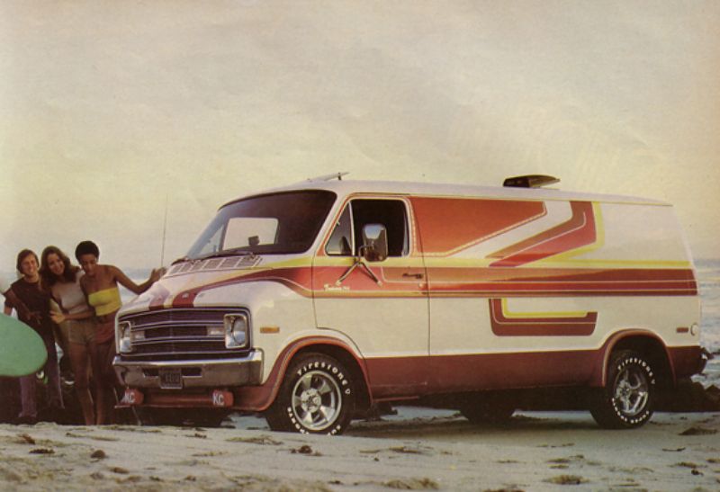Rock ’n’ Roll on Wheels: 30 Photos of the Coolest Customized Vans of ...