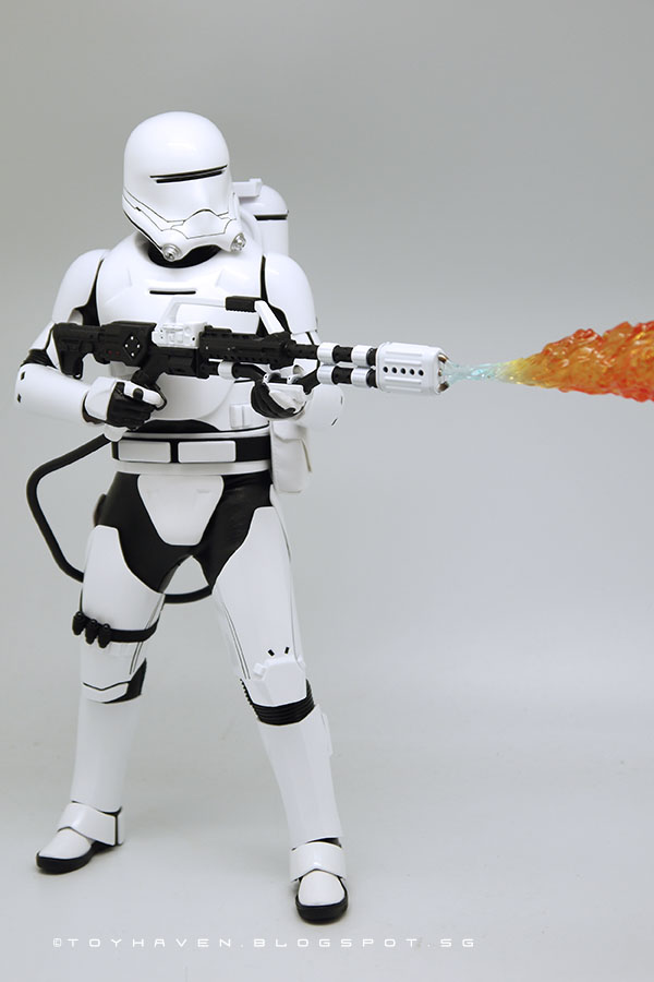 toyhaven: Hot Toys Star Wars: The Force Awakens 1/6th First Order ...