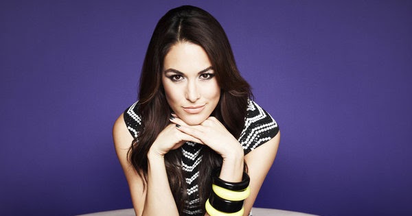 Top 10 Hottest WWE Divas On The Current Roster