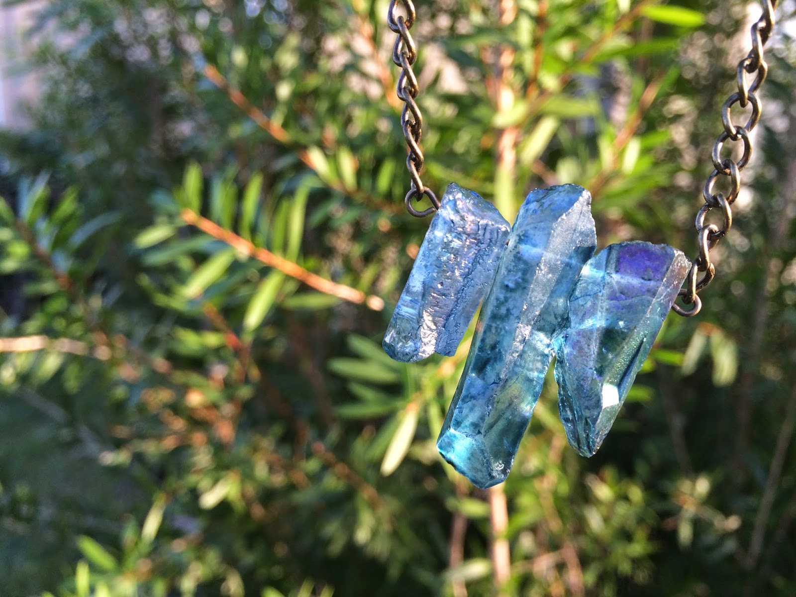Lauren Banawa: DIY Quartz Necklace