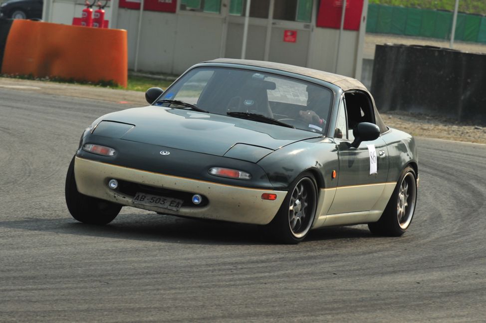 Maverik Corner MX5: MX5 Miata NA - Lotus Elan style