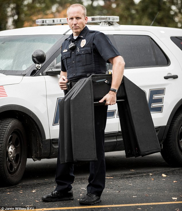 Folding Kevlar Shield Could Protect Police From Gunfire ~ ANANOVA ...