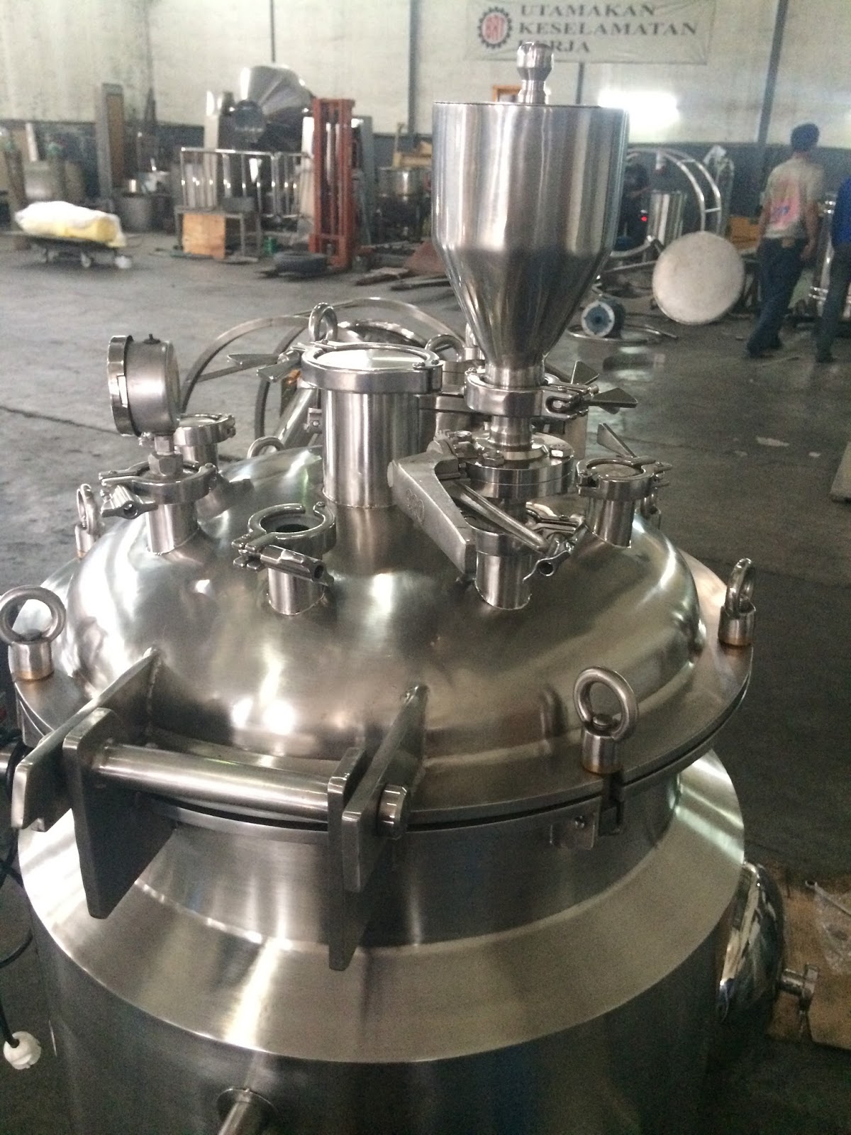 MESIN INDUSTRI FARMASI: TANKI EVAPORATOR + KONDENSOR