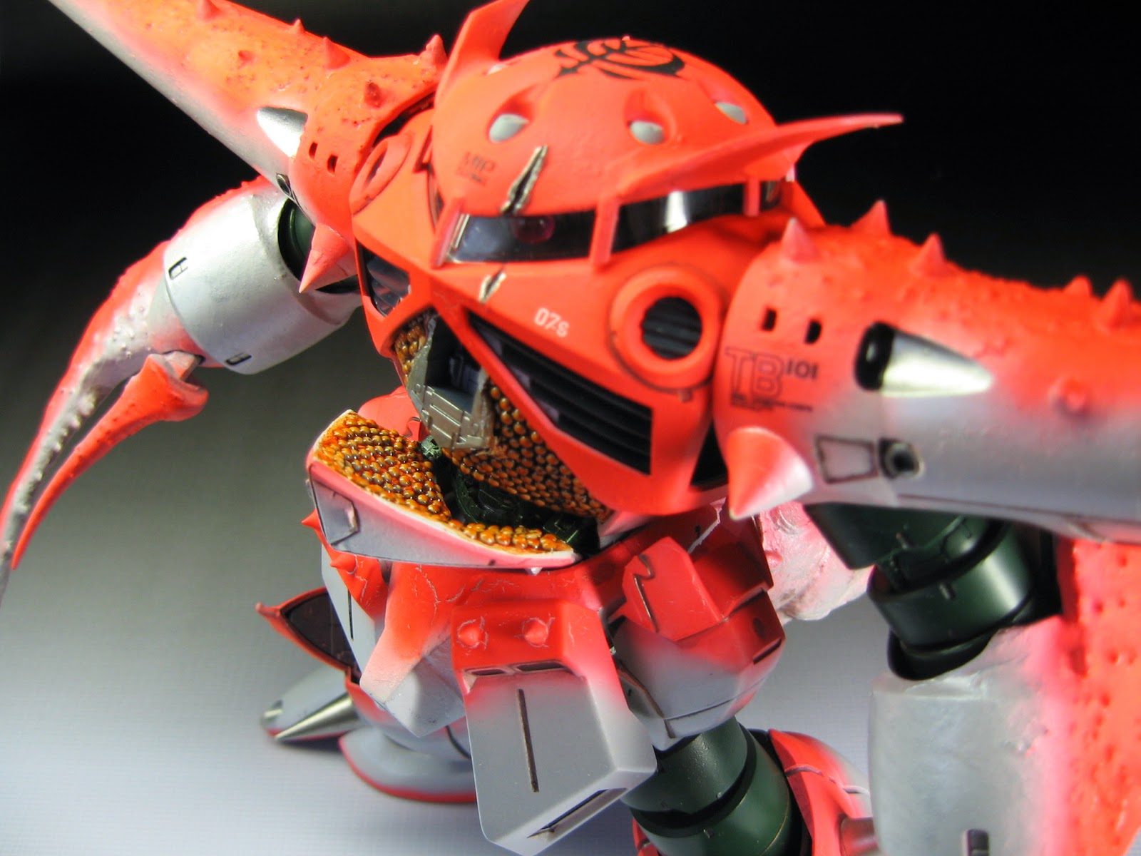 Custom Build: 1/100 Queen MSM-07 Z'Gok