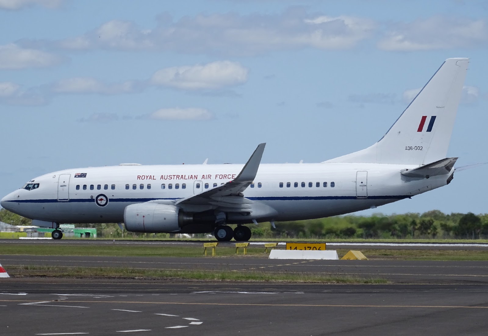 Air Queensland.blogspot: RAAF Boeing 737-700 (BBJ) A36-002 visits ...