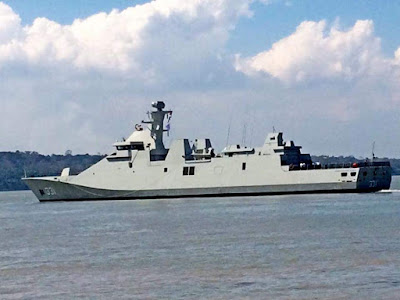 Garuda Militer: [Foto] Meneropong KRI REM 331