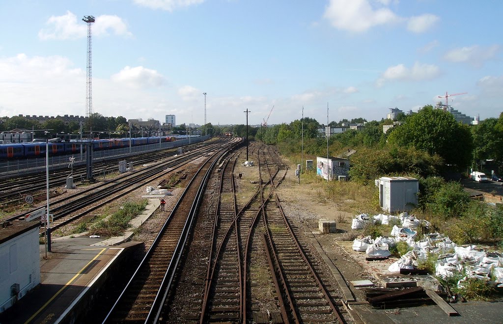 ELLX Phase Two - Clapham Junction's Platforms 1 and 2 - London ...