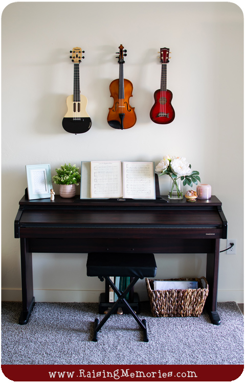 Pink & Blue Small Living Room Decor