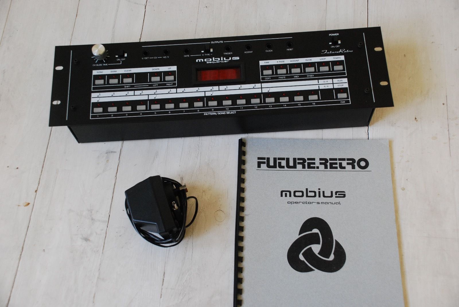 MATRIXSYNTH: Future Retro Mobius Sequencer SN FRM081US110