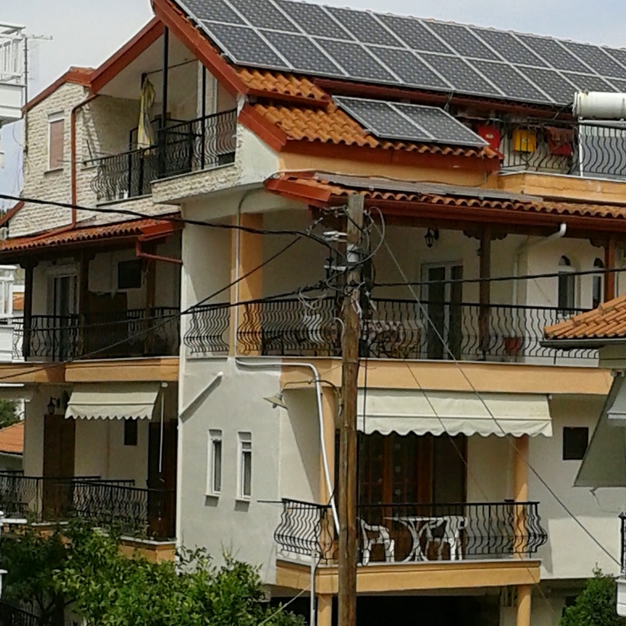 ΕΝΟΙΚΙΑΖΟΜΕΝΑ ΔΩΜΑΤΙΑ ΜΑΙΡΗ
