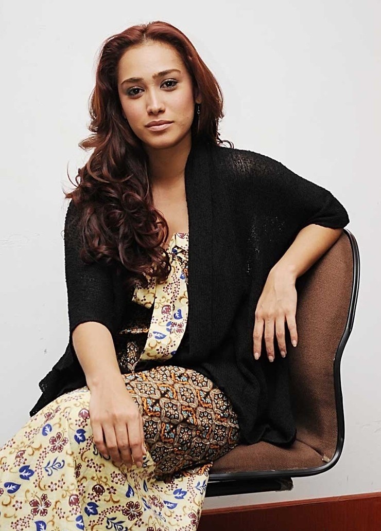 Profil Artis Cantik Alexandra Gottardo Dan Foto Seksinya | SeoStarMoon