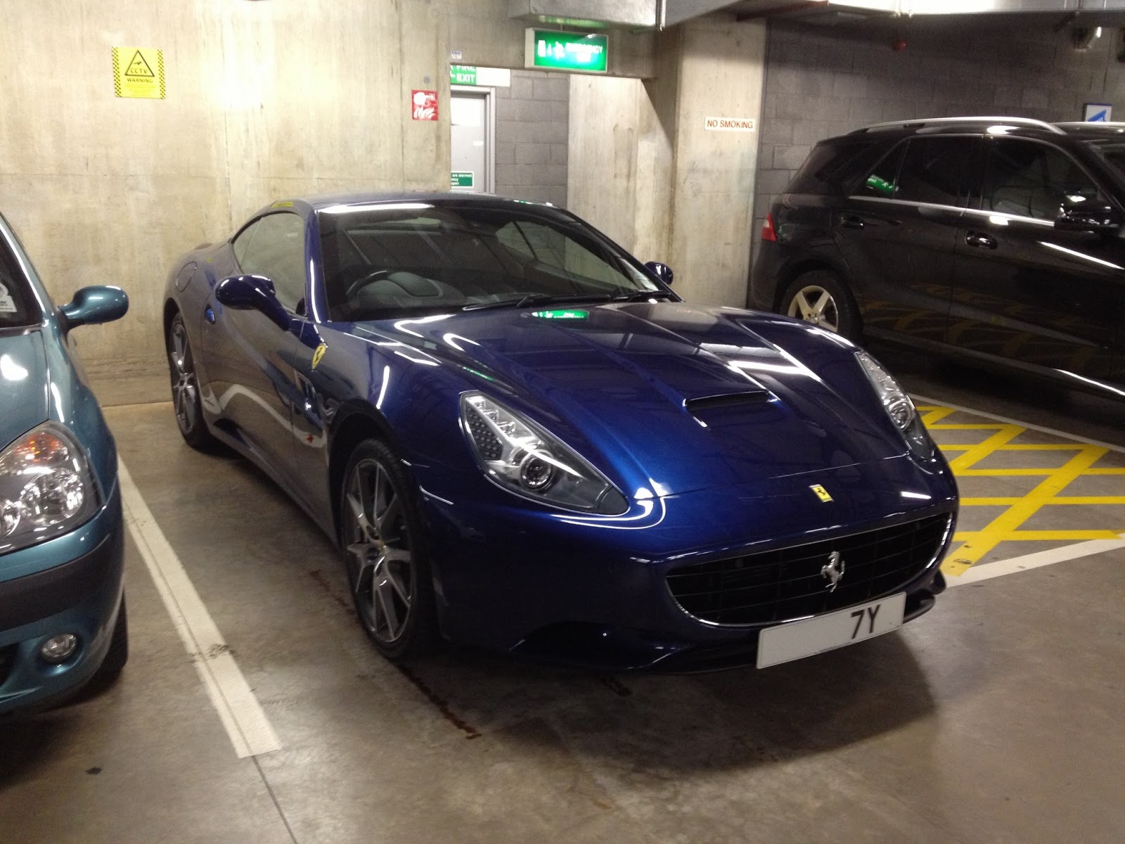 Dream Car Spotter: Ferrari California Blue