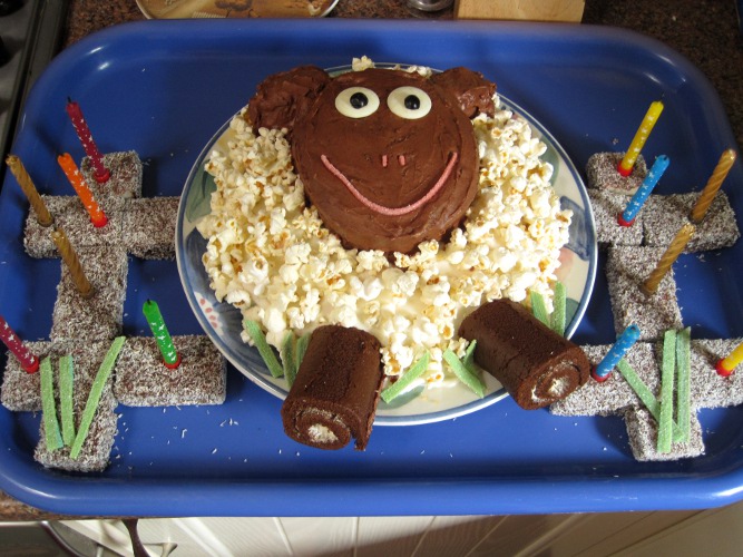 A Woman of Notes: Sheep Birthday Cake
