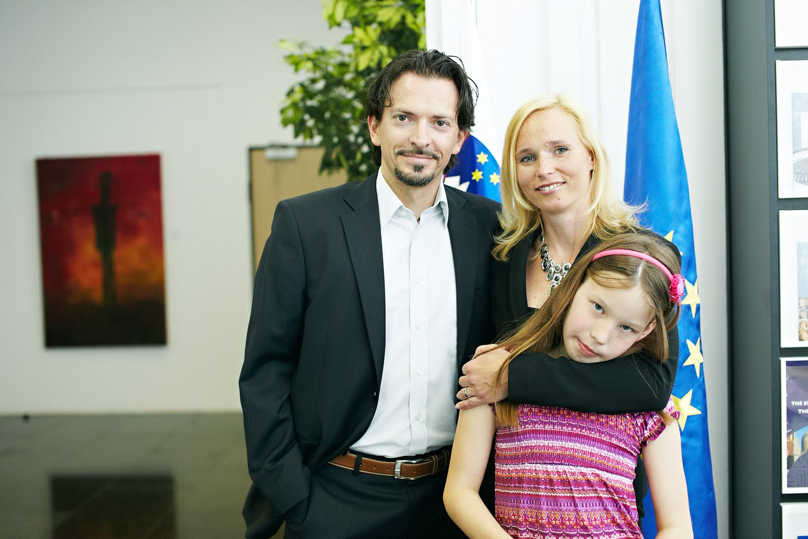 ANNMARIE - BLOG: Samostojna razstava v galeriji Ministrstva za obrambo ...