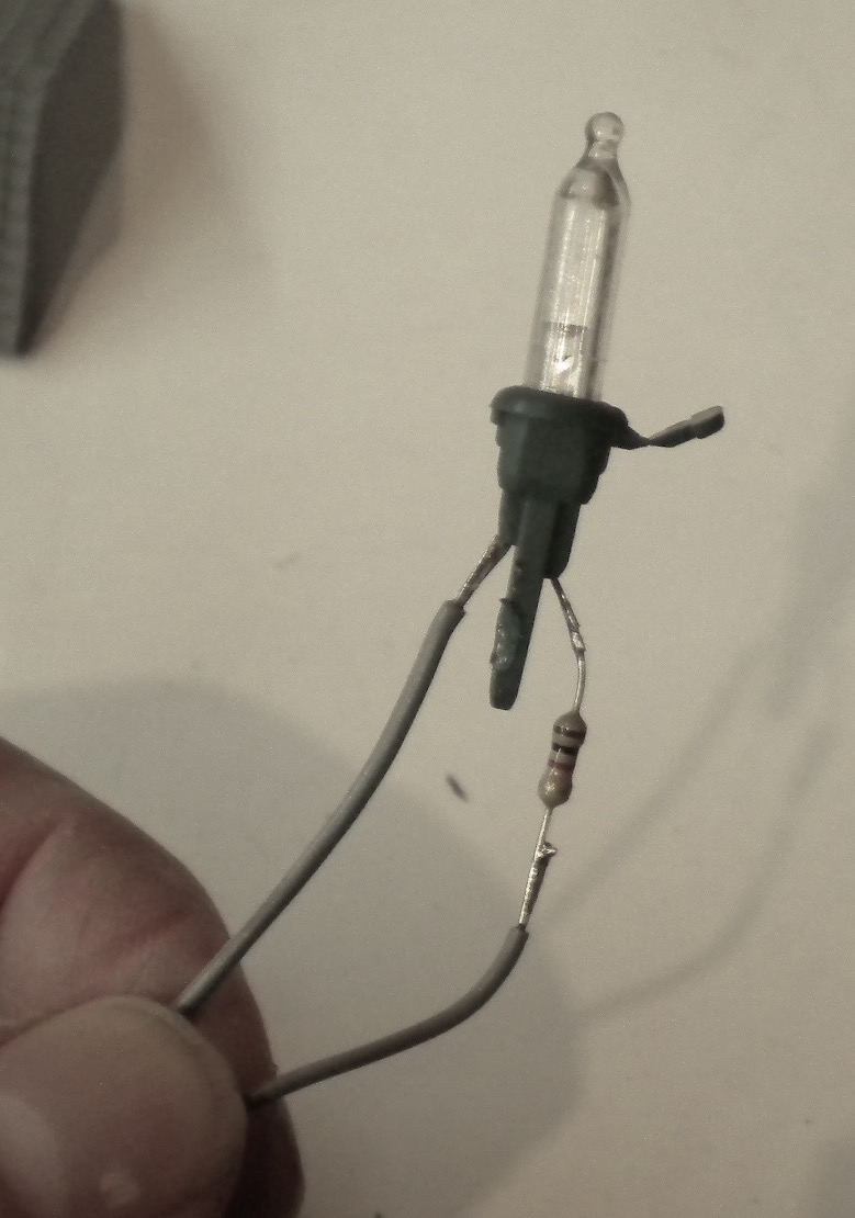 The Model Railroad Luddite: Easy structure lighting