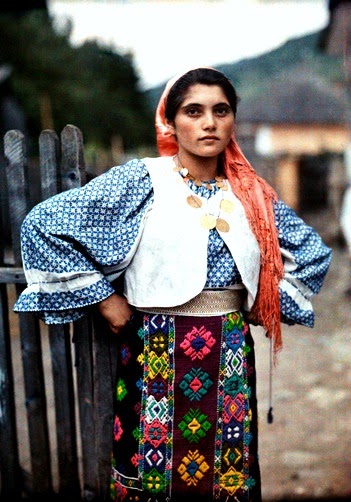 Eshkol HaKofer: O Drom [The Road]: Henna Among European Roma