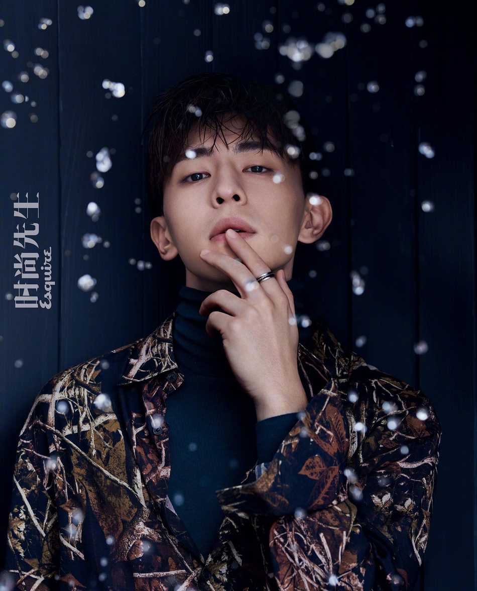 Deng Lun para The Big Black Book de Esquire China